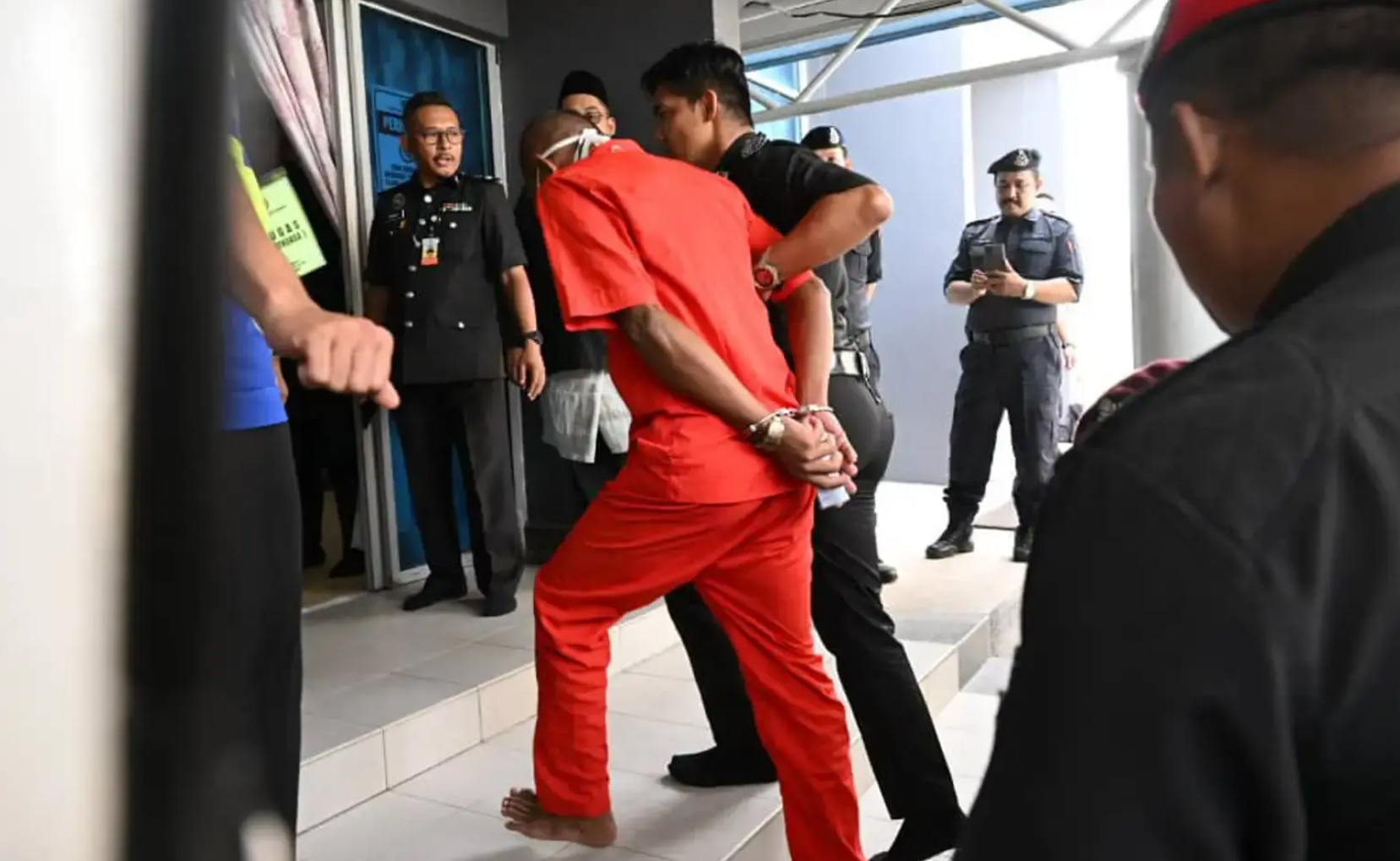 Dua Minit Diambil Untuk Selesaikan Enam Sebatan Terhadap Mohd Affendi ...