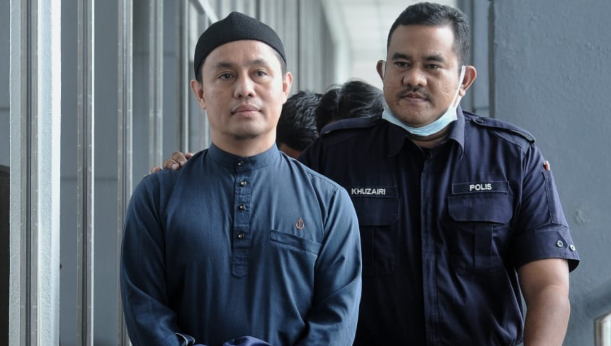 Amang Seksual Remaja: PU Azman Dipenjara Lagi Enam Tahun, Satu Sebatan ...