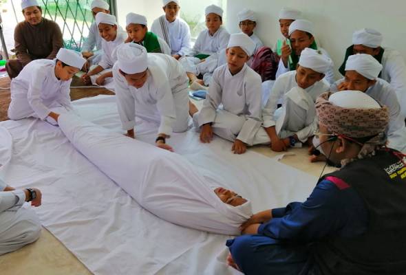 Pengurusan Jenazah Perlu Disegerakan, Tindakan Bedah, Beku, Awet Mayat ...