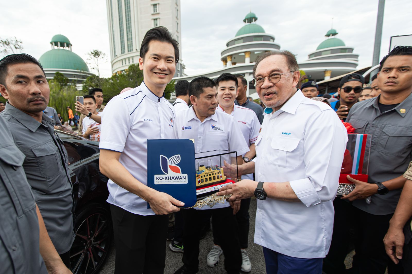 Perdana Menteri Sampaikan Bantuan Ko-Khawan Untuk Golongan Memerlukan Di Permatang Pauh | The ...