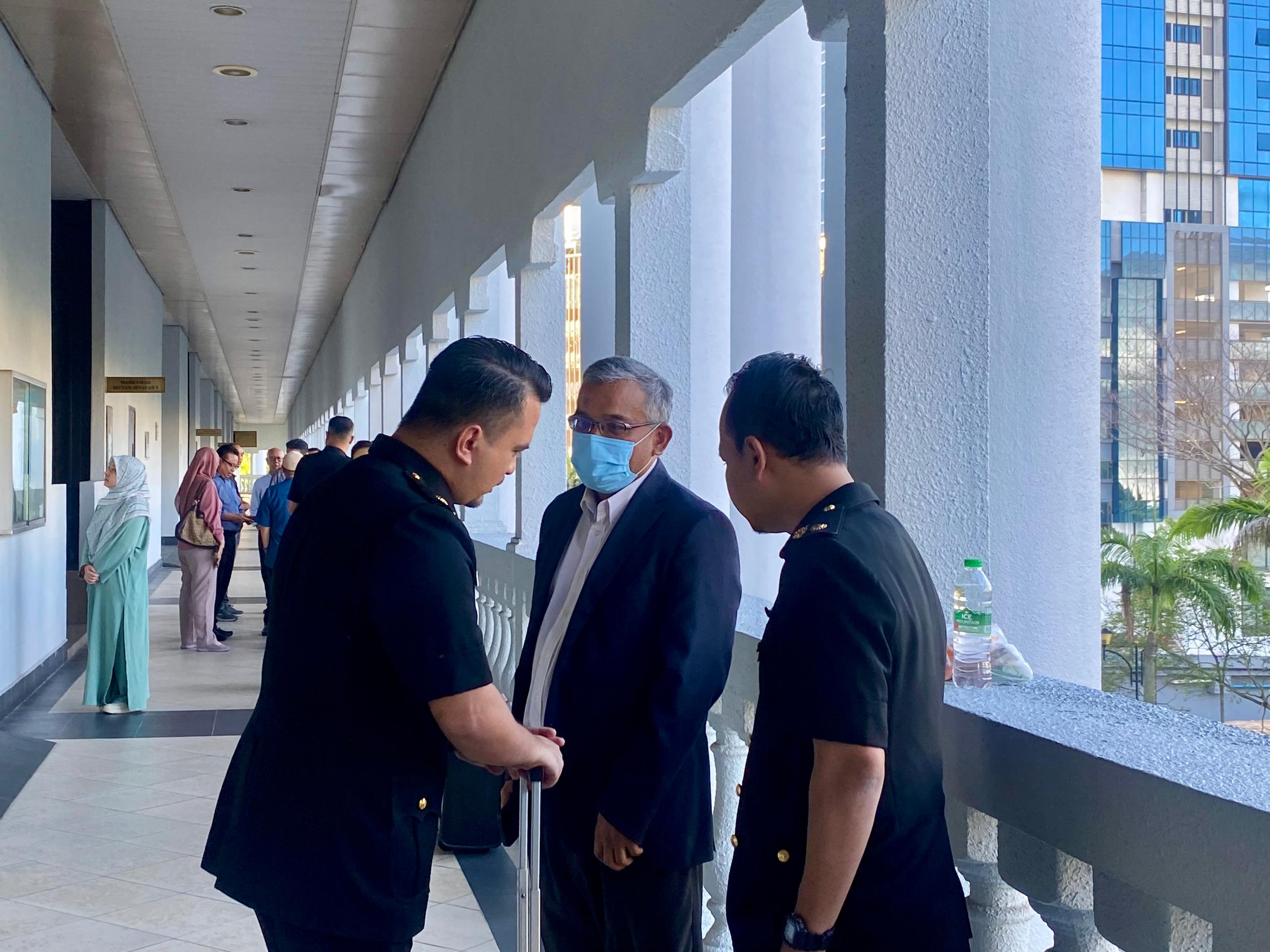 COO Prolintas Mengaku Tidak Bersalah Terima Rasuah RM70,000 | The Rakyat insight