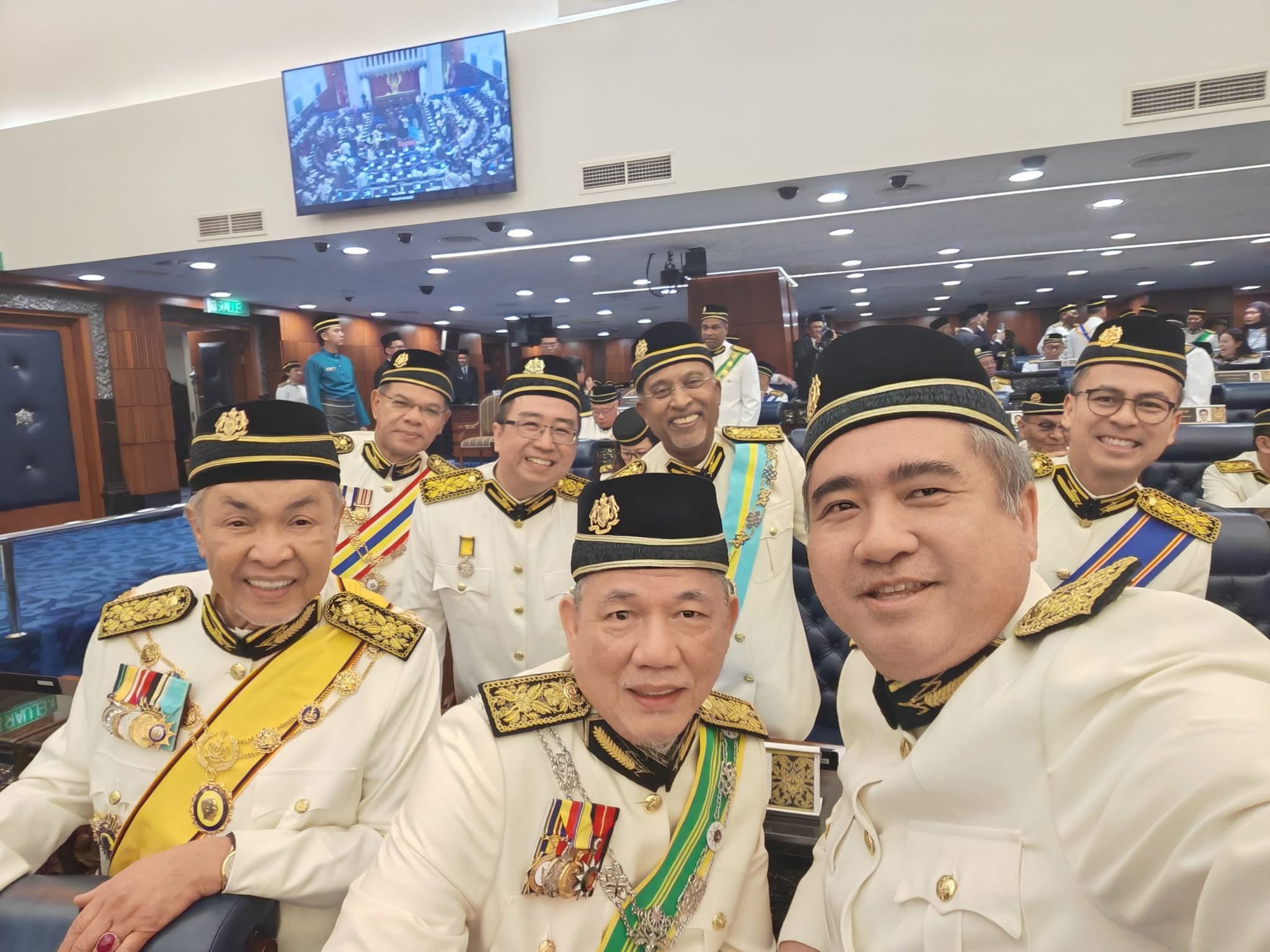 ‘Perang Mulut’ Umno-DAP Tak Gugat Kerajaan Madani, Kata Loke | The ...
